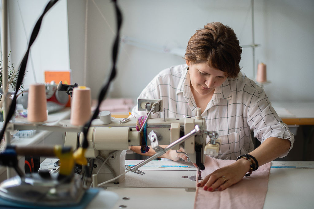 Amber Linen Wholesale:100% Linen Clothing at Competitive Prices